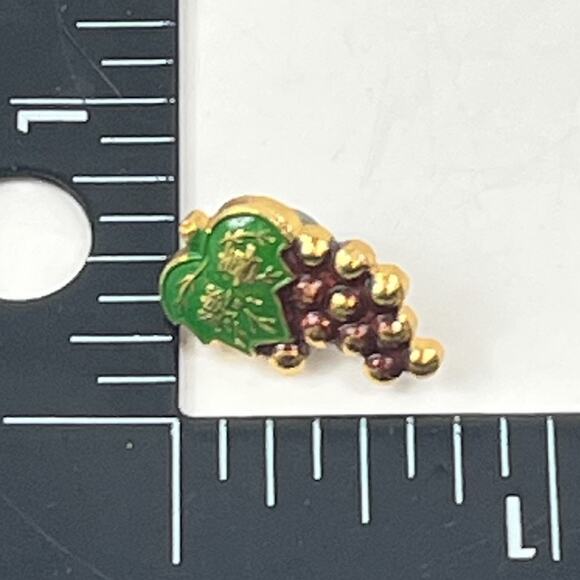Unbranded | Accessories | Vintage Taiwan Grape Enamel Lapel Pin Gold ...